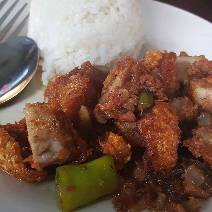 17 Sinful Crispy Bagnet Dishes in Manila that are Always Worth It | Booky