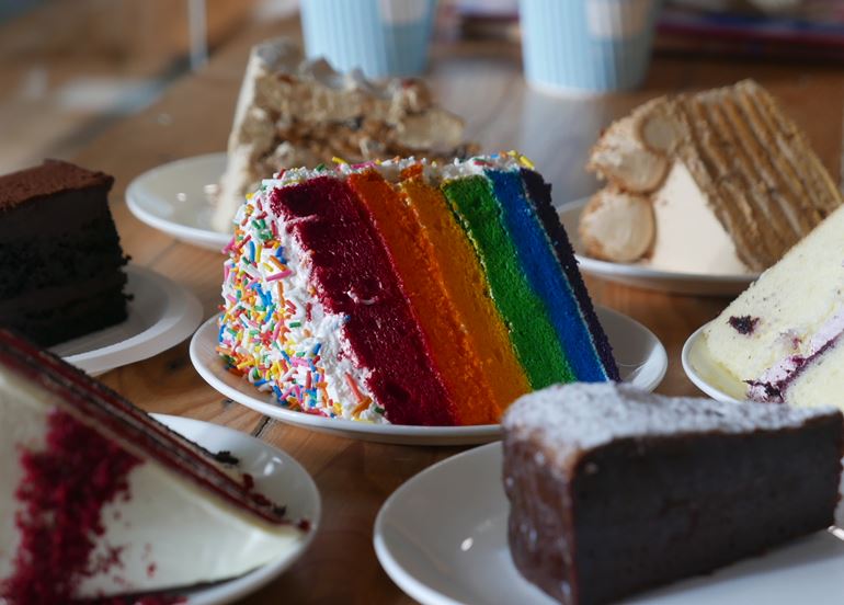 12 Mouthwatering Buy 1 Get 1 Desserts You’ll Find in SM Megamall | Booky