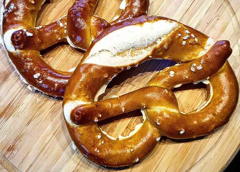 Wetzels Pretzels vs Auntie Ann’s Pretzels | ResetEra