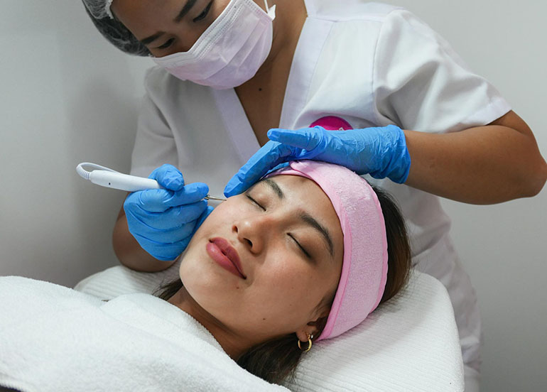 Need a Glow Up ASAP? Call Skin 911! | Booky