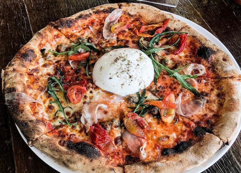 You Can Get Unlimited Pizza and Wine At This Alabang Resto! | Booky