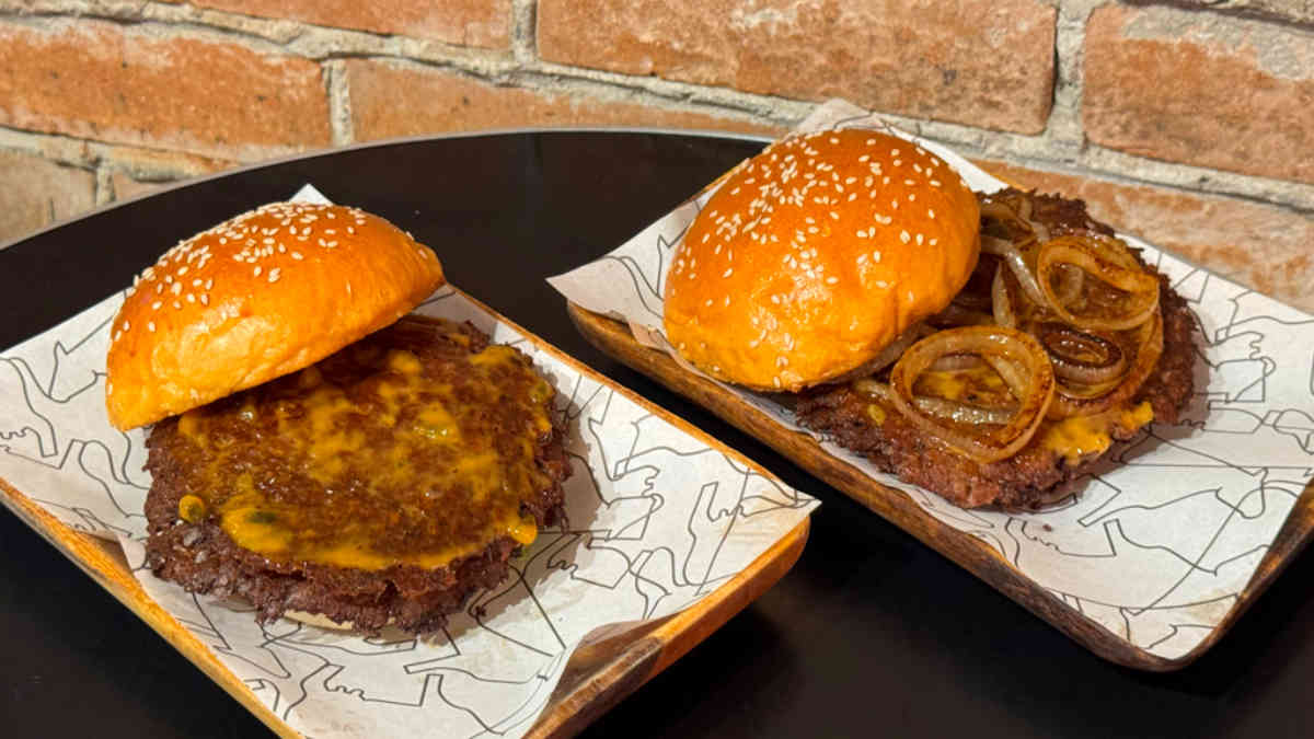PSA: You Can Now Get 8Cuts’ Double Smash Patty Burgers | Booky