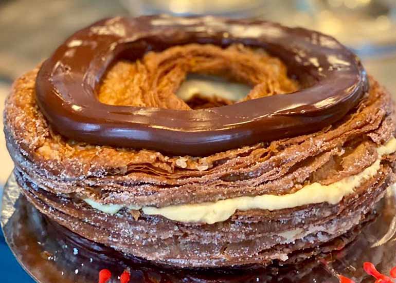 The Cronut Cake May Be The Out-of-the-Box Celebration Dessert You’re ...