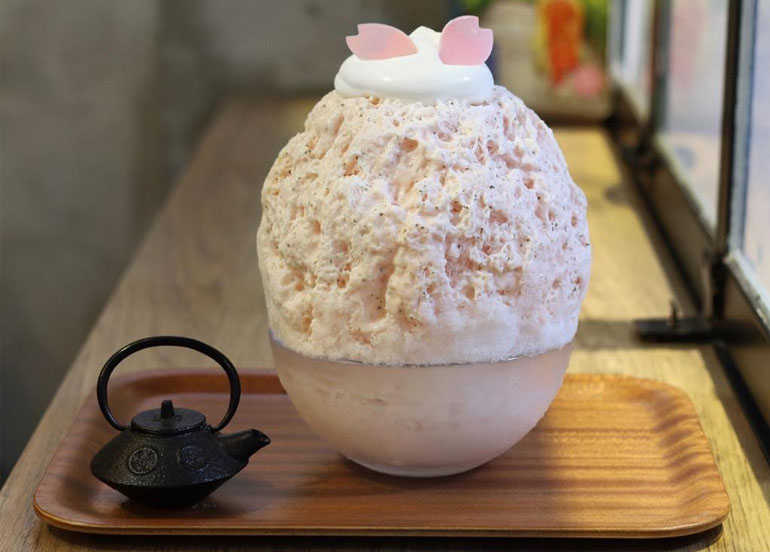SEASONAL SNACKS: The Best Sakura Desserts Available in Manila | Booky
