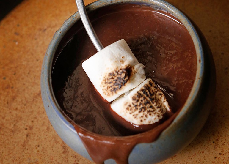 5 Tsokolate Drinks to Keep You Cozy During the Holidays | Booky