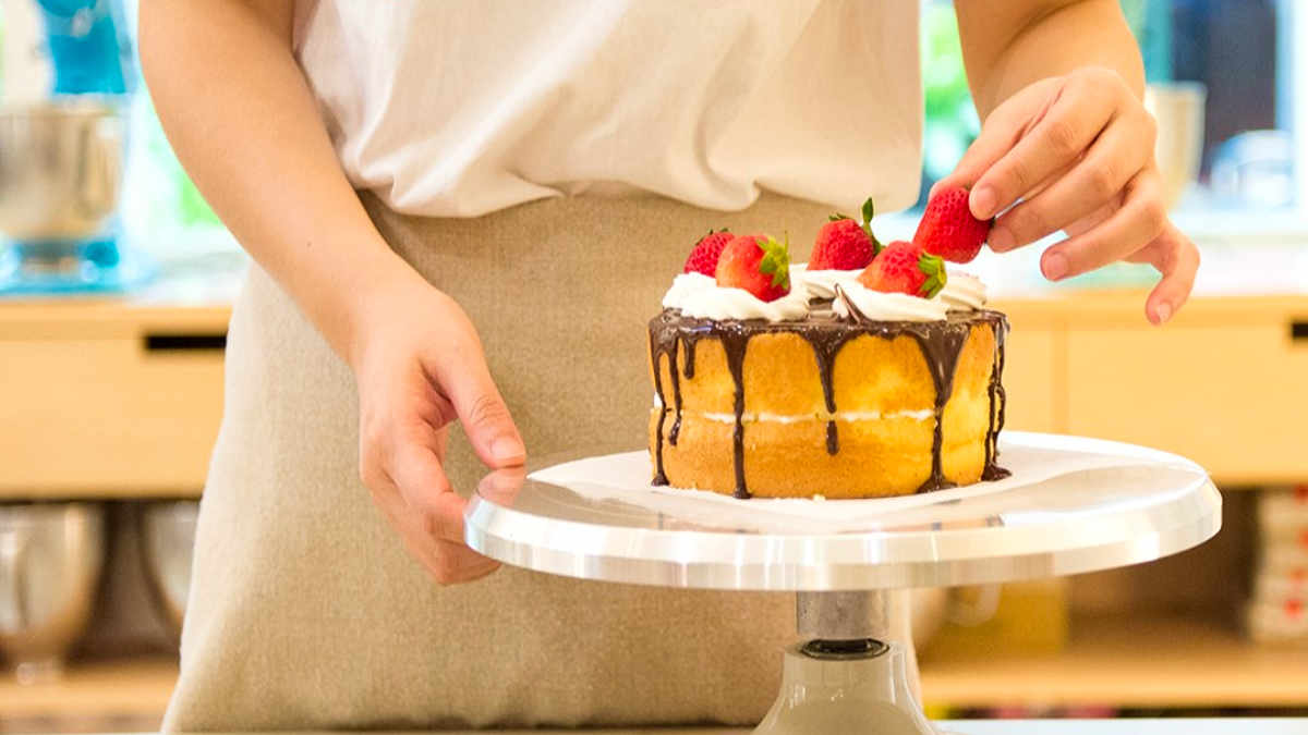 This DIY Bakery Lets You Make Your Own Cakes, Pastries, and Milktea ...