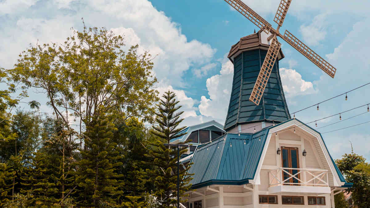 10 Tagaytay Cafes and Restaurants to Discover On Your Next Get-Away | Booky