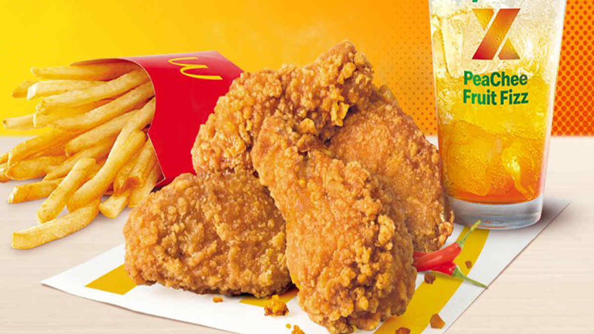 Try McDonald’s New Spicy McWings and PeaChee Fruit Fizz | Booky