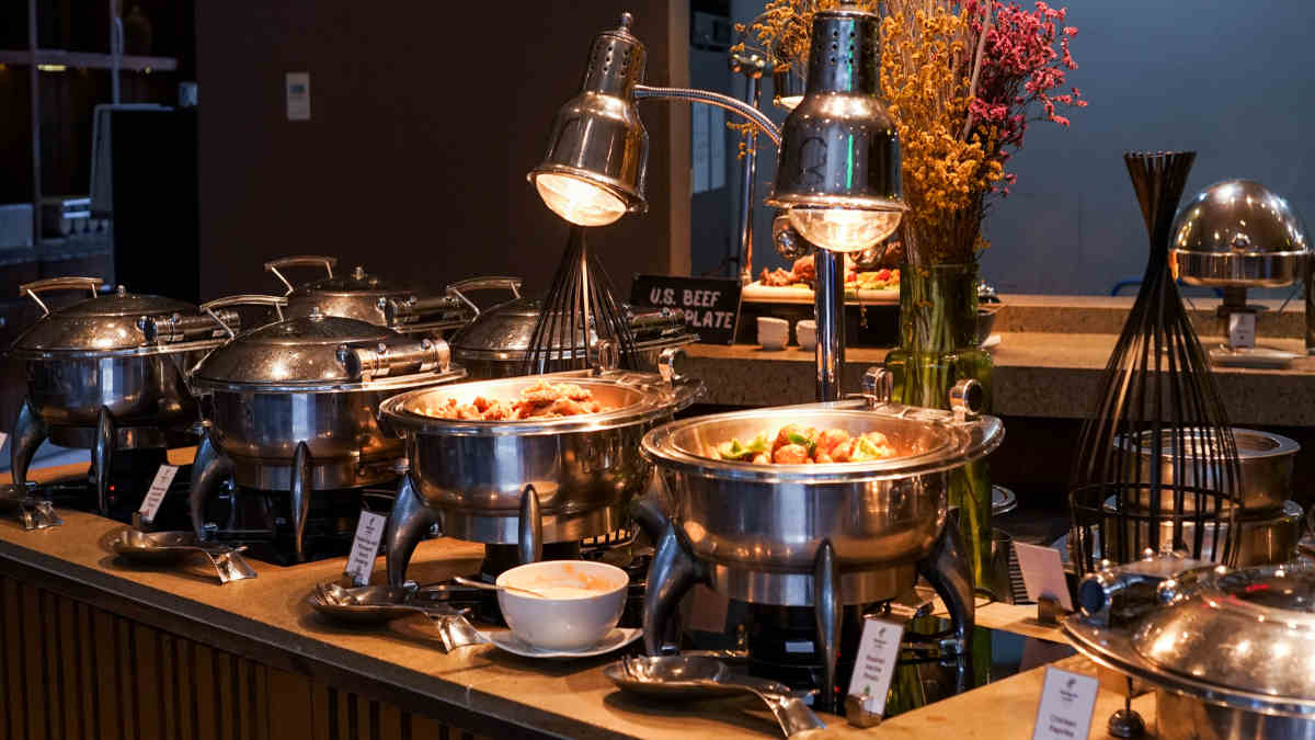 Sulit Buffet Alert! Enjoy Up to 50% Off at Flavors Restaurant | Booky
